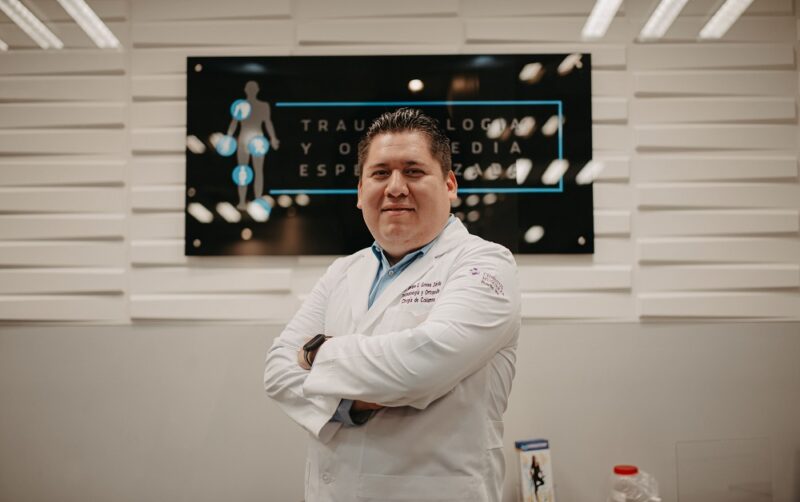 Dr. Enrique Govea