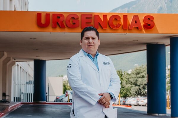 Dr. Enrique Govea