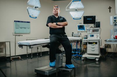Dr. Enrique Govea